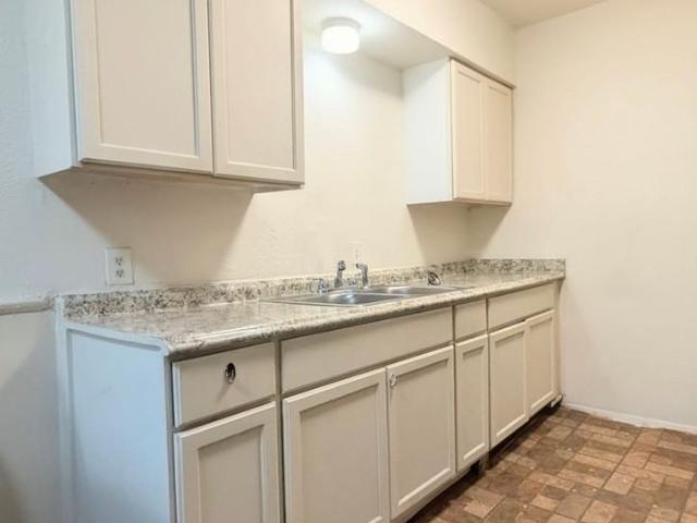 Gaston Twelve Apartments – Spacious 1 & 2 Bedrooms + All Bills Paid + Half Month OFF! 1 Bedroom Apartment for Rent at 4810 Gaston Ave, Dallas, TX 75246 Peak's