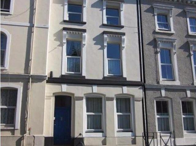 Gascoyne Place, Plymouth PL4, 2 bed flat to rent, £950 pcm | PrimeLocation