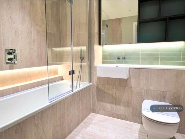 Gasholder Place, London, SE11 1 bed flat to rent £2,850 pcm £658 pw