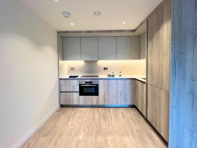 Gasholder Place, London 1 bed flat to rent £2,947 pcm £680 pw