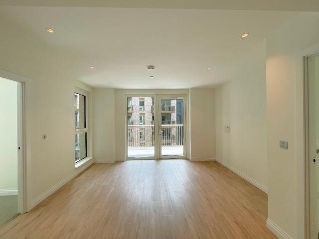 Gasholder Place, Lambeth, London SE11, 2 bed flat to rent, £3,800 pcm | PrimeLocation