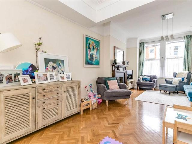 Gaskarth Road, London SW12 3 bed house to rent £4,250 pcm £981 pw