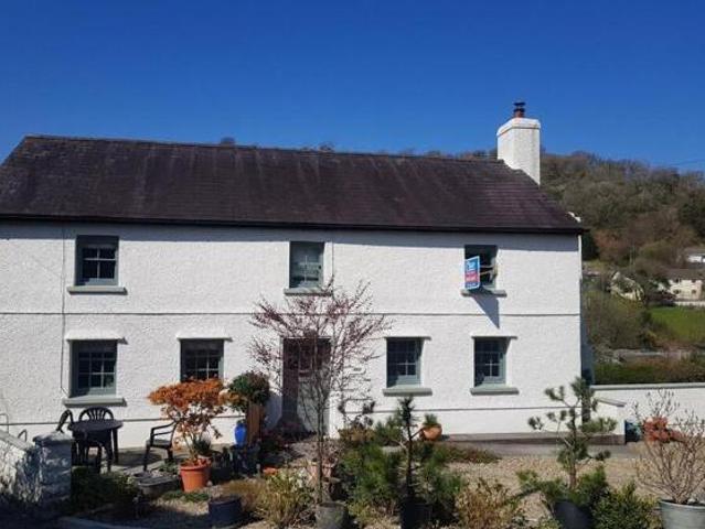 Gate, Llanfynydd, 2 Bedroom Cottage