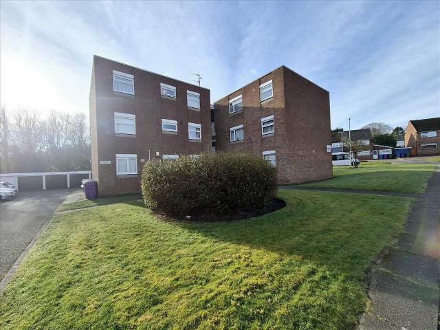 Gateacre Court, Park Drive, Liverpool L25, 2 bed flat to rent, £895 pcm | PrimeLocation
