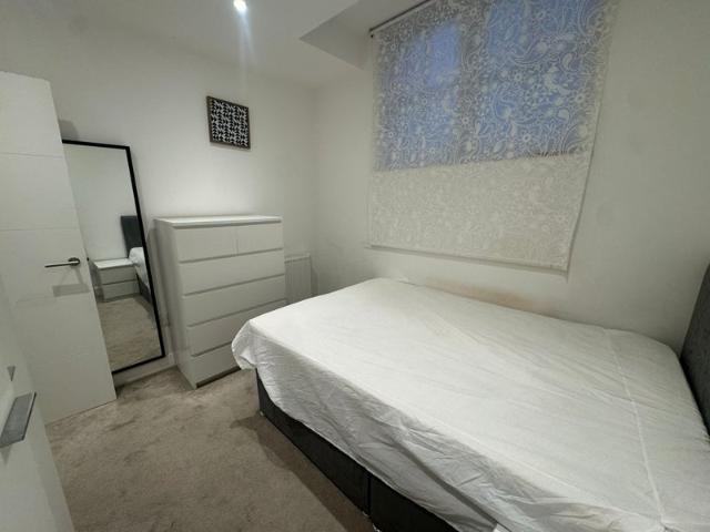 Gated 1 bedroom apartment