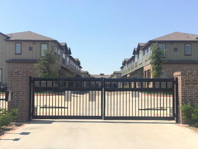 Gated 3 bdrm 2.5 bath Townhome with attached 1 car garage 3 Bedroom Home for Rent at 6140 71st St, Lubbock, TX 79424