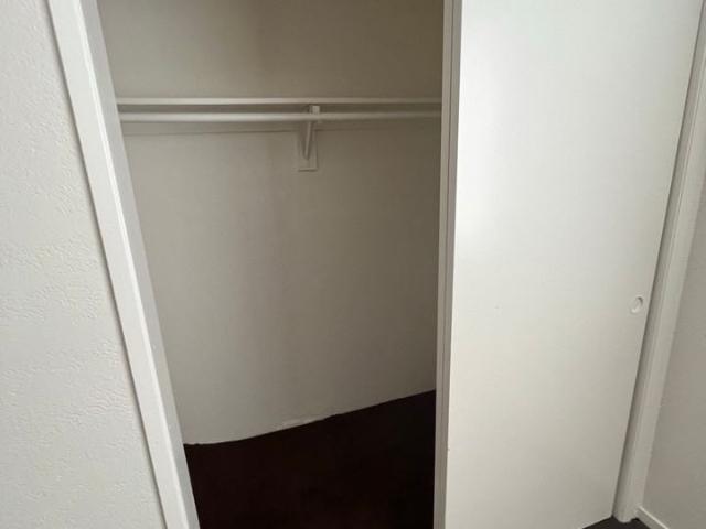 Gated Community 2bed 1.5 bath Townhomes 2 Bedroom Apartment for Rent at 2010 Larcus Ave, Bakersfield, CA 93307 Oakridge