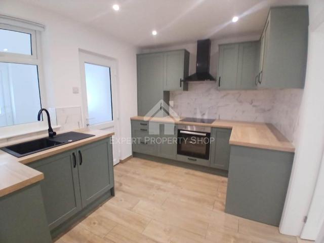 Gateford Rise, Worksop 3 bed semi detached house to rent £1,195 pcm £276 pw
