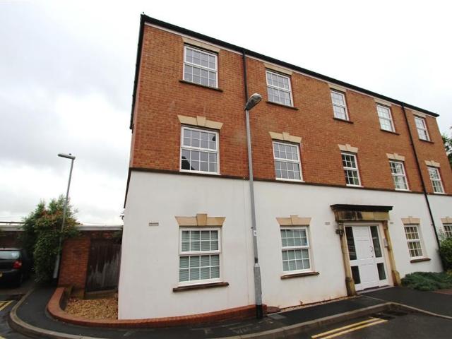 Gatehouse Court, Taunton TA1, 2 bed flat to rent, £1,150 pcm | PrimeLocation