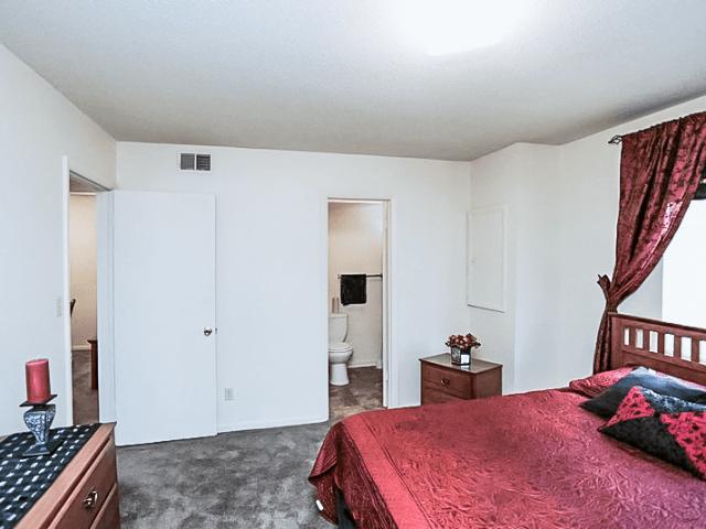 Gatehouse Apartments 3 Bedroom Apartment for Rent at 11803 Holiday Dr, Kansas City, MO 64134 Crossgates