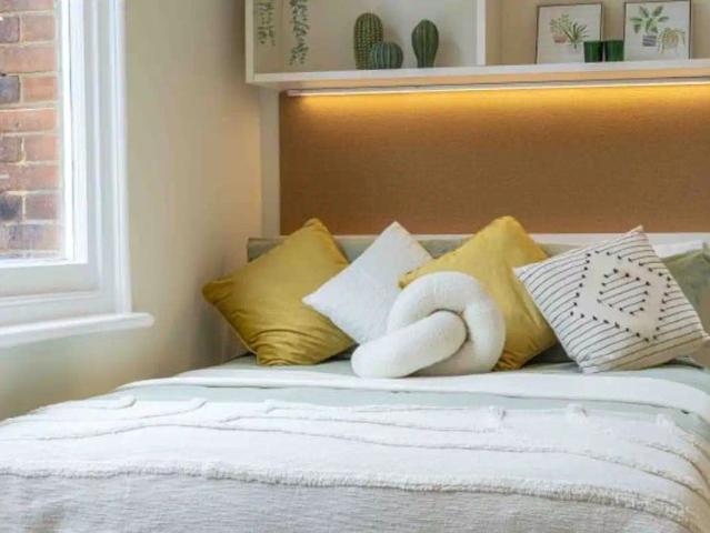 Gatehouse Gold En Suite