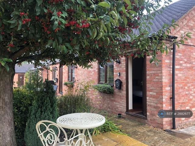 Gatehouse Lodges, Cadeby, Market. Studio to rent £1,040 pcm £240 pw