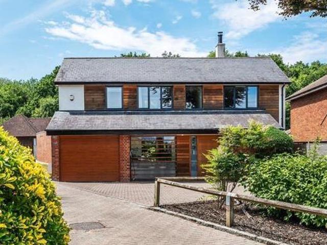 Gatesden Road, Fetcham, 5 Bedroom Detached