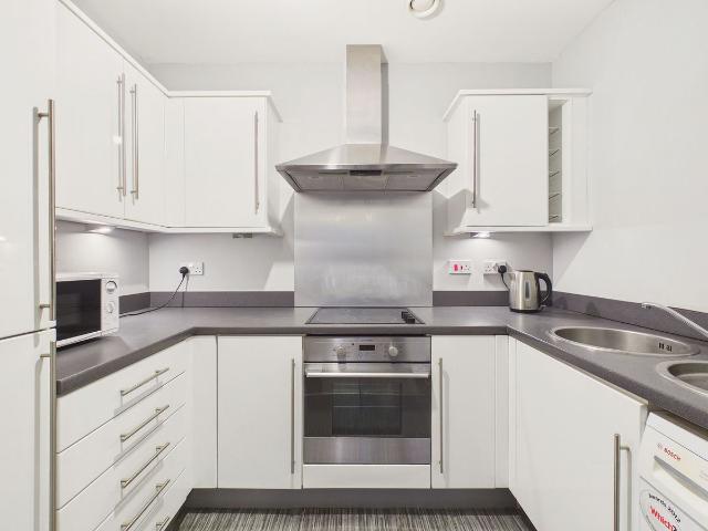 Gateshead NE8, 2 bed flat to rent, £1,100 pcm | PrimeLocation
