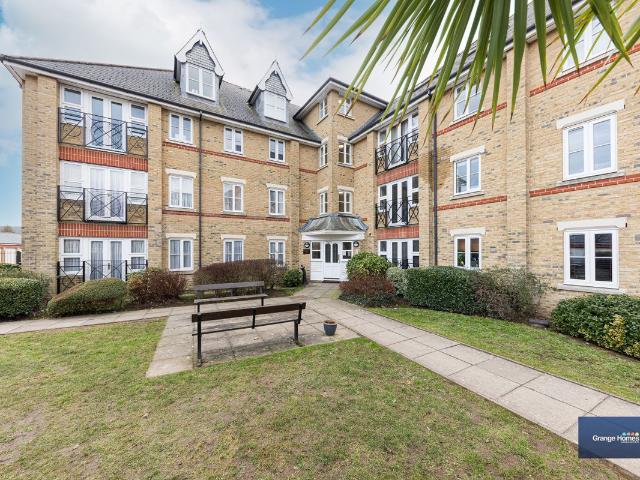 Gater Drive, Enfield EN2, 2 bed flat to rent, £1,800 pcm | PrimeLocation