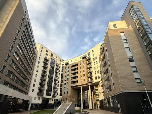 Gateway North, Crown Point Road, 2 Bedroom Apartment