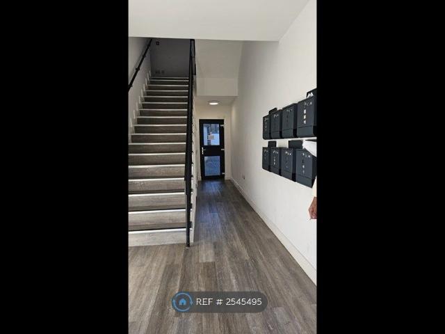 Gateway Buildings, Greenford UB6, 1 bed flat to rent, £1,675 pcm | PrimeLocation