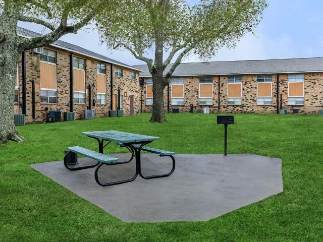 Gateway Grove Apartments 2 Bedroom Apartment for Rent at 315 N 2nd St, La Porte, TX 77571