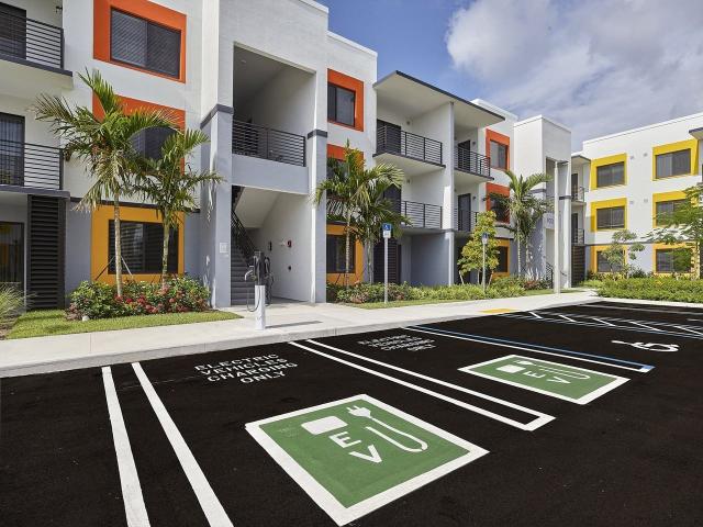 Gateway Luxury Apartments 1 Bedroom Apartment for Rent at 990 N Powerline Rd, Pompano Beach, FL 33069 Hunters Manor