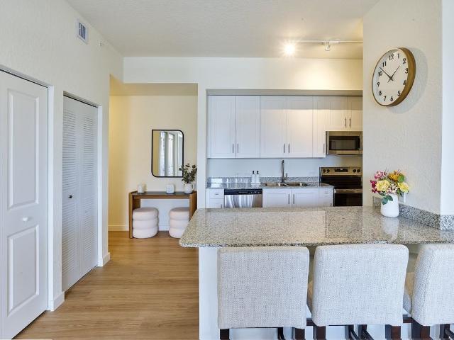 Gateway Luxury Apartments 2 Bedroom Apartment for Rent at 990 N Powerline Rd, Pompano Beach, FL 33069 Hunters Manor