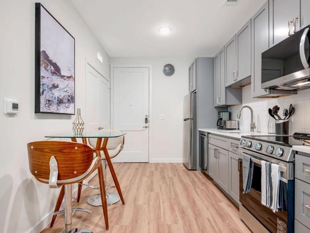 Gateway Park 1 Bedroom Apartment for Rent at 850 S Ewing Ave, Dallas, TX 75203 Brentwood & Trinity Heights