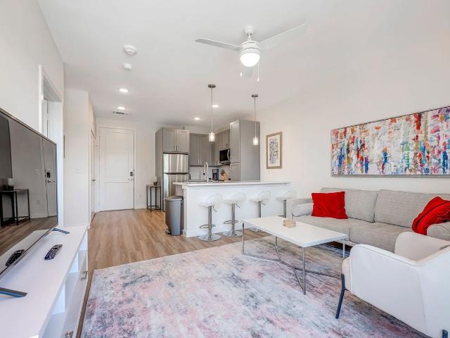 Gateway Park 1 Bedroom Apartment for Rent at 850 S Ewing Ave, Dallas, TX 75203 Brentwood & Trinity Heights