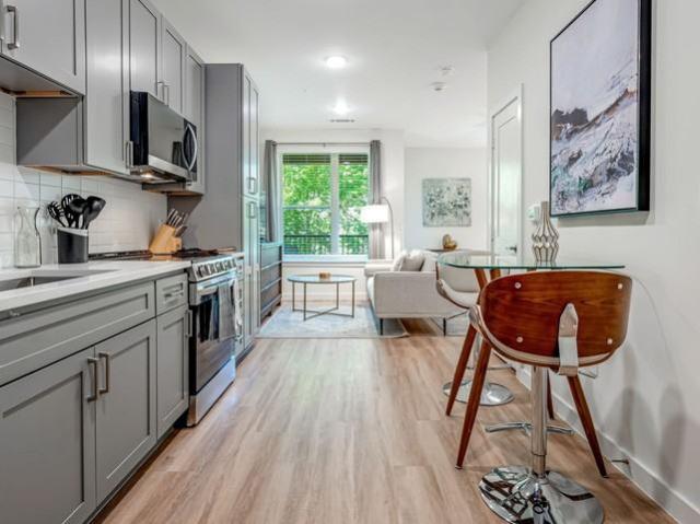 Gateway Park 1 Bedroom Apartment for Rent at 850 S Ewing Ave, Dallas, TX 75203 Brentwood & Trinity Heights