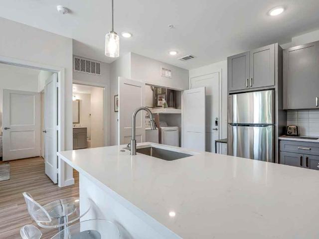 Gateway Park 1 Bedroom Apartment for Rent at 850 S Ewing Ave, Dallas, TX 75203 Brentwood & Trinity Heights