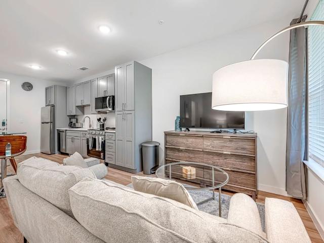 Gateway Park 2 Bedroom Apartment for Rent at 850 S Ewing Ave, Dallas, TX 75203 Brentwood & Trinity Heights