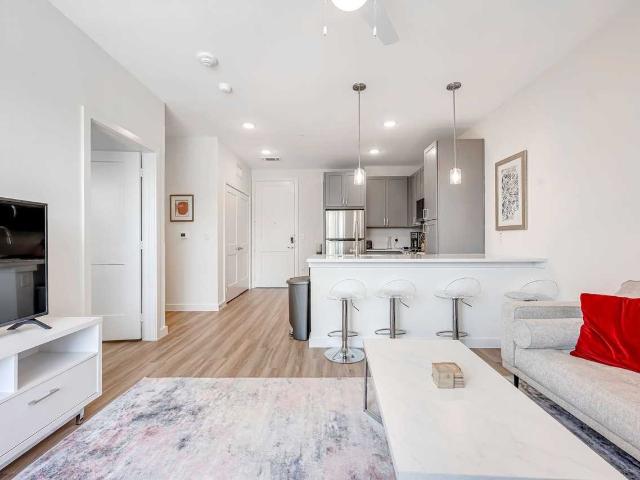 Gateway Park 2 Bedroom Apartment for Rent at 850 S Ewing Ave, Dallas, TX 75203 Brentwood & Trinity Heights