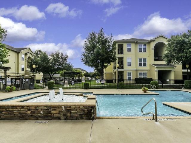 Gateway Park Apartments 4 Bedroom Apartment for Rent at 2500 S Watson Rd, Arlington, TX 76014