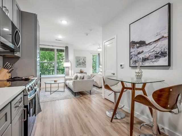 Gateway Park Studio Apartment for Rent at 850 S Ewing Ave, Dallas, TX 75203 Brentwood & Trinity Heights