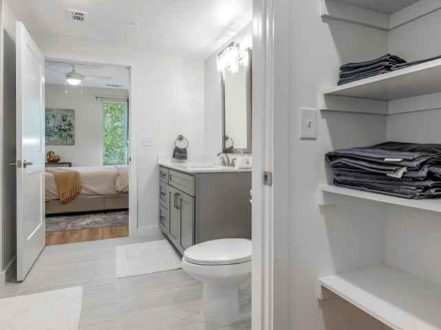 Gateway Park Studio Apartment for Rent at 850 S Ewing Ave, Dallas, TX 75203 Brentwood & Trinity Heights