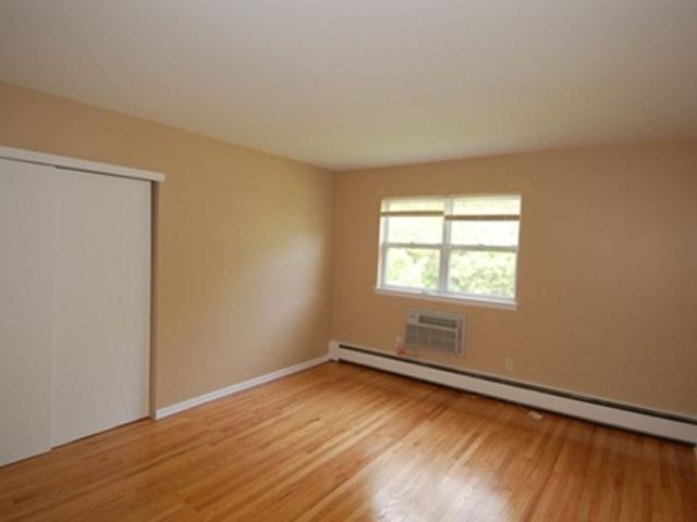 Gateway Terrace 1 Bedroom Apartment for Rent at 2150 2170/2 Gateway Ter, Easton, PA 18045