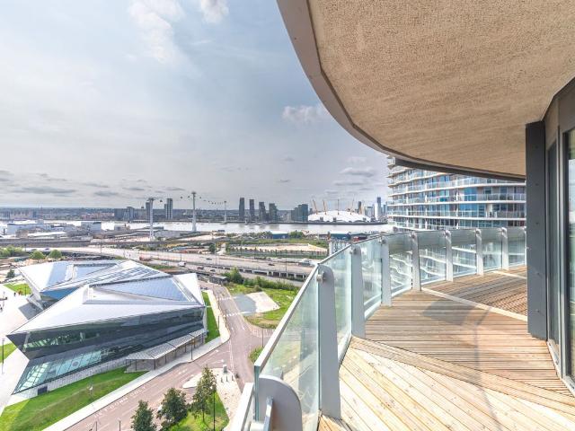 Gateway Tower, London E16, 3 bed flat to rent, £3,300 pcm | PrimeLocation