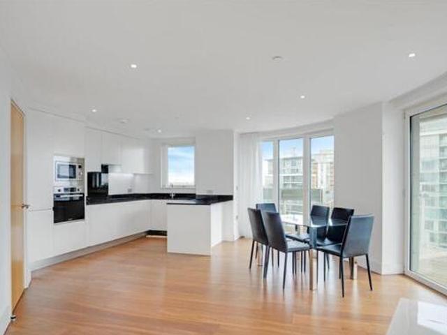 Gateway Tower, Royal Victoria Dock, 3 Bedroom Apartment