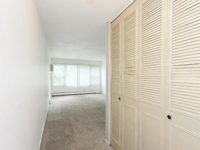 Gateway Trail Apartments 2 Bedroom Apartment for Rent at 2025 Ide St, Maplewood, MN 55109 Maplewood Oakdale