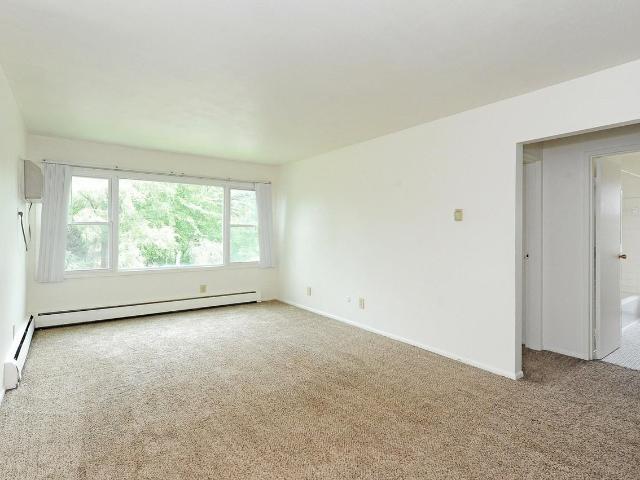 Gateway Trail Apartments 2 Bedroom Apartment for Rent at 2025 Ide St, Maplewood, MN 55109 Maplewood Oakdale