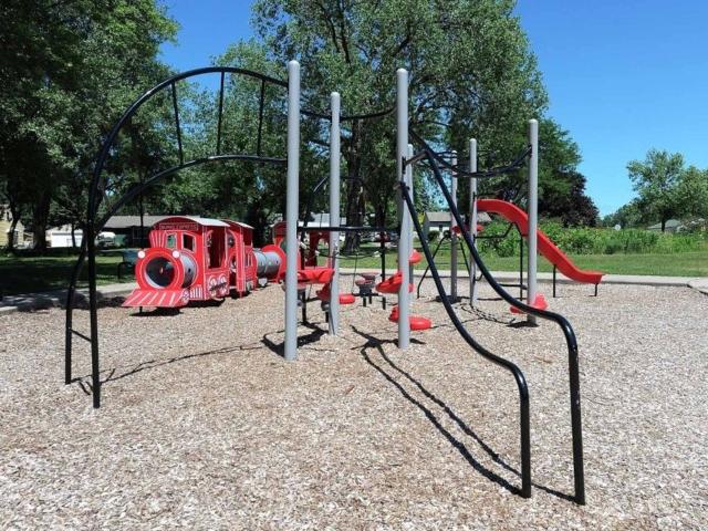 Gateway Trail Apartments 2 Bedroom Apartment for Rent at 2025 Ide St, Maplewood, MN 55109 Maplewood Oakdale