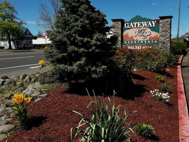 Gateway Village Studio Apartment for Rent at 3255 Gateway St, Springfield, OR 97477 Gateway