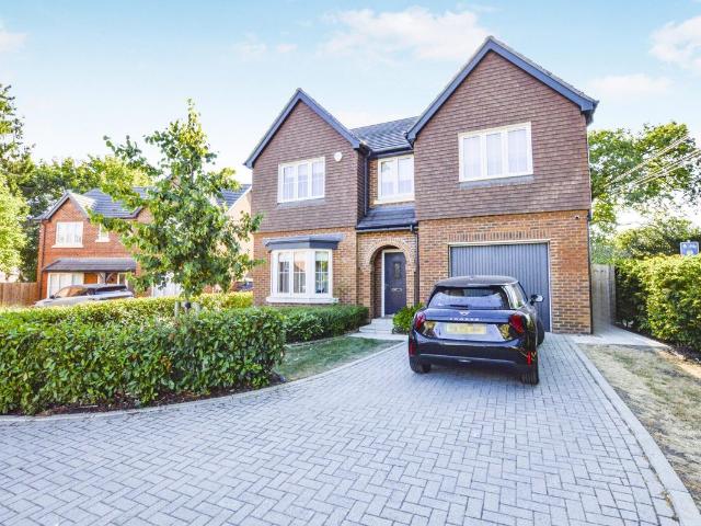 Gatfield Court, Bagshot, Surrey GU19, 4 bed detached house to rent, £3,000 pcm | PrimeLocation