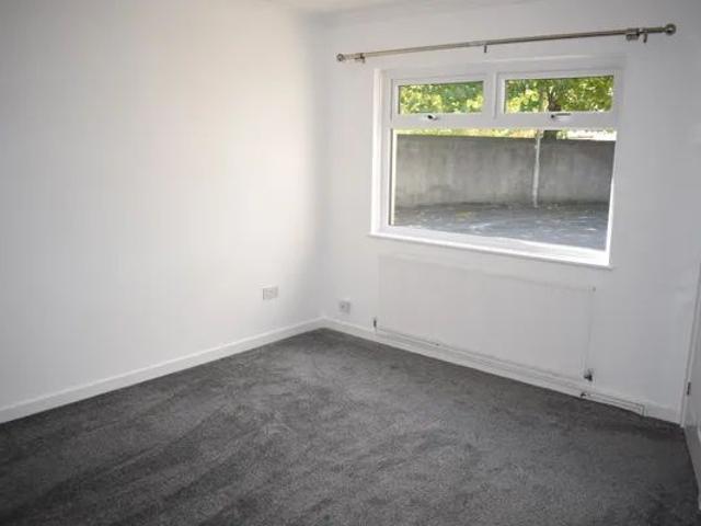 Gathen Close, Llanelli, SA15