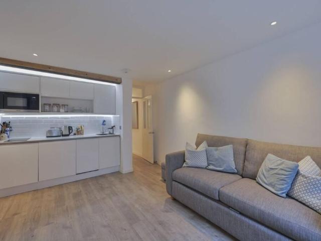 Gatliff Cose, Ebury Bridge Road, London SW1W, 1 bed flat to rent, £2,058 pcm | PrimeLocation