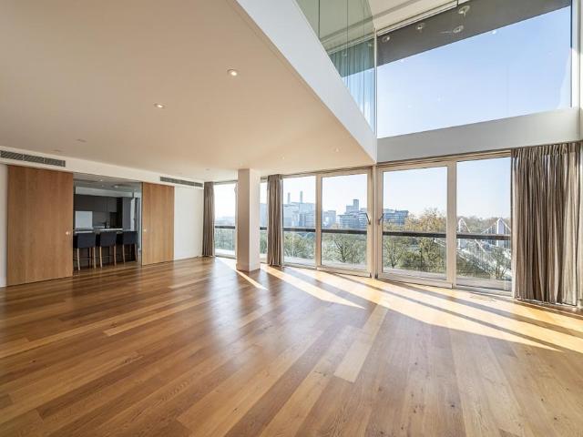 Gatliff Road Sloane Square SW1W 3 bed duplex to rent £12,500 pcm £2,885 pw