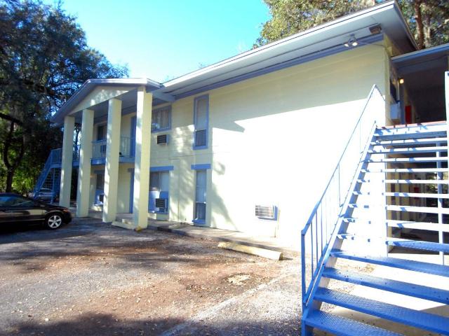 Gator View & Gator Park 1 Bedroom Apartment for Rent at 300 300 NW 18th St. & 1600 NW 4th Ave, Gainesville, FL 32603 University Park