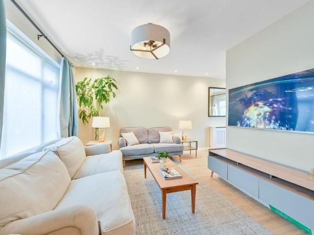 Gauden Close, Clapham, London, SW4 3 bed semi detached house to rent £4,000 pcm £923 pw
