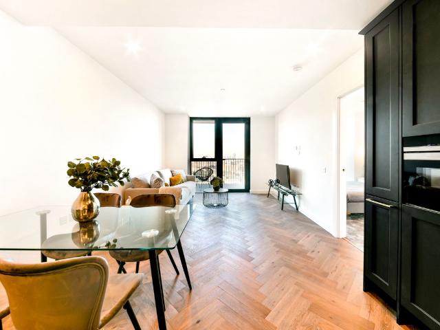 Gauging Square, London E1W, 1 bed flat to rent, £3,163 pcm | PrimeLocation