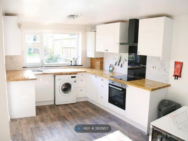 Gaveston Close, Warwick CV34, Room to rent, £625 pcm | PrimeLocation