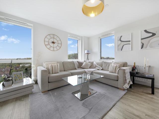 Gayton Road, Harrow HA1 2 bed apartment to rent £2,200 pcm £508 pw
