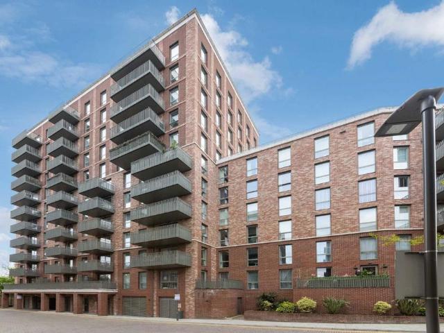 Gayton Road, Harrow HA1 3 bed flat to rent £2,950 pcm £681 pw